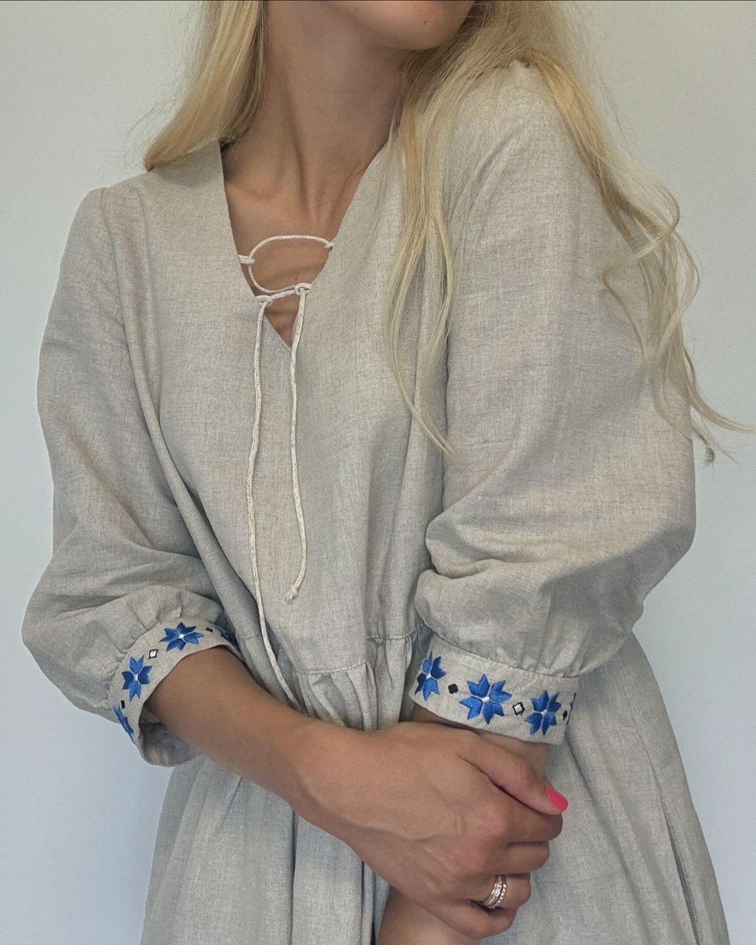 Hanila linen dress with ornament | FOLC